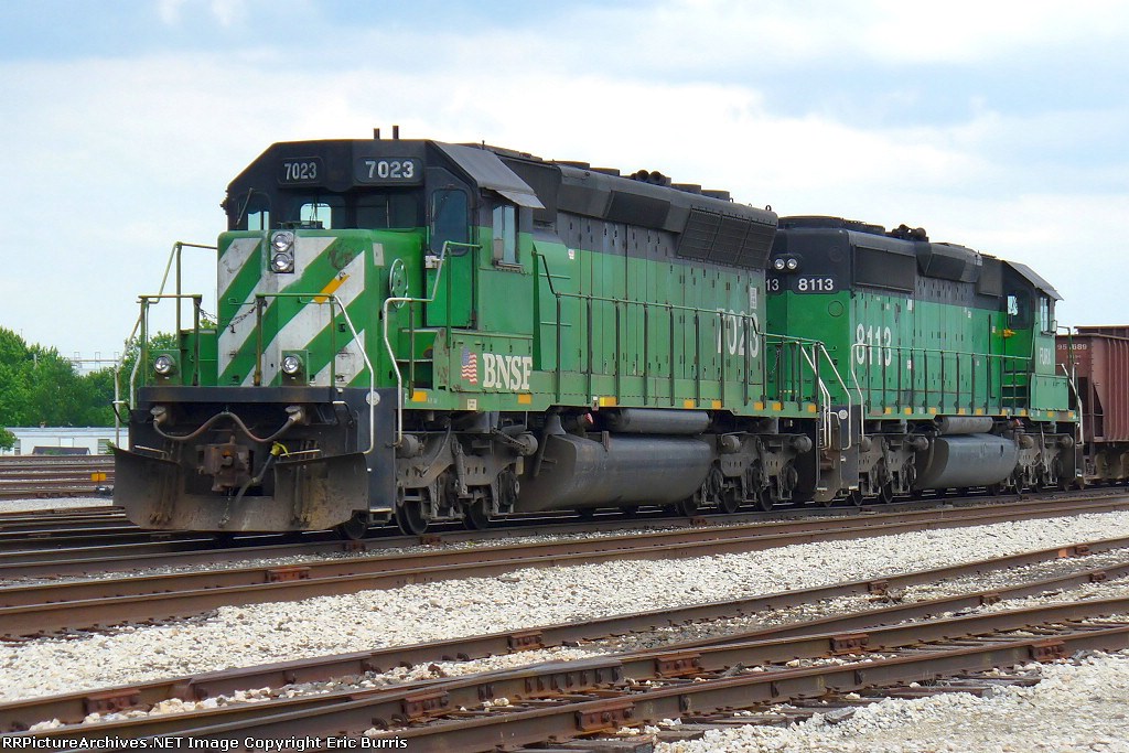 BNSF 7023 with ballast train